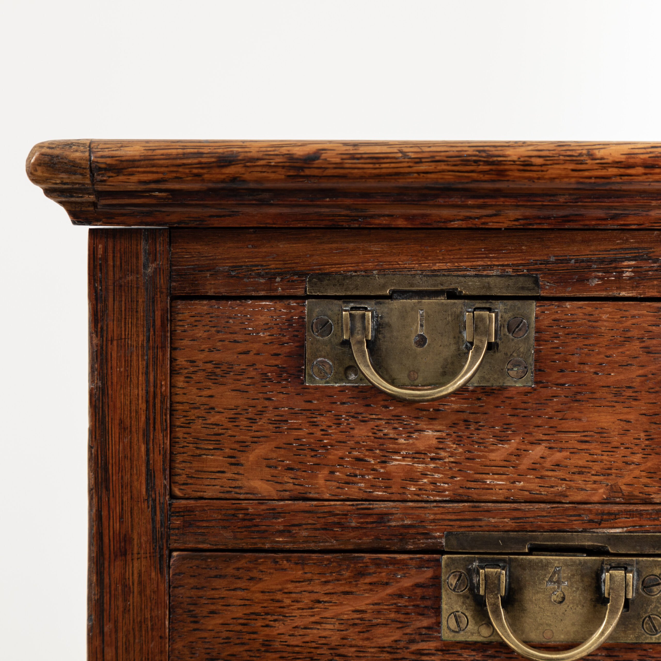 SMALL CHEST - Earl & Rymer